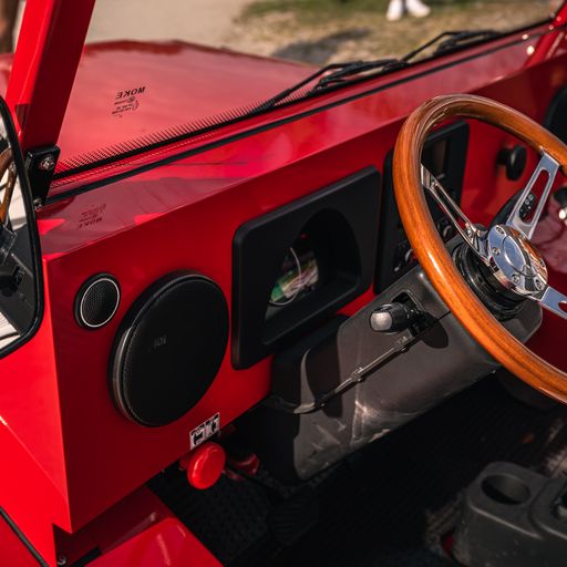 Moke – Cool Bathing Suits